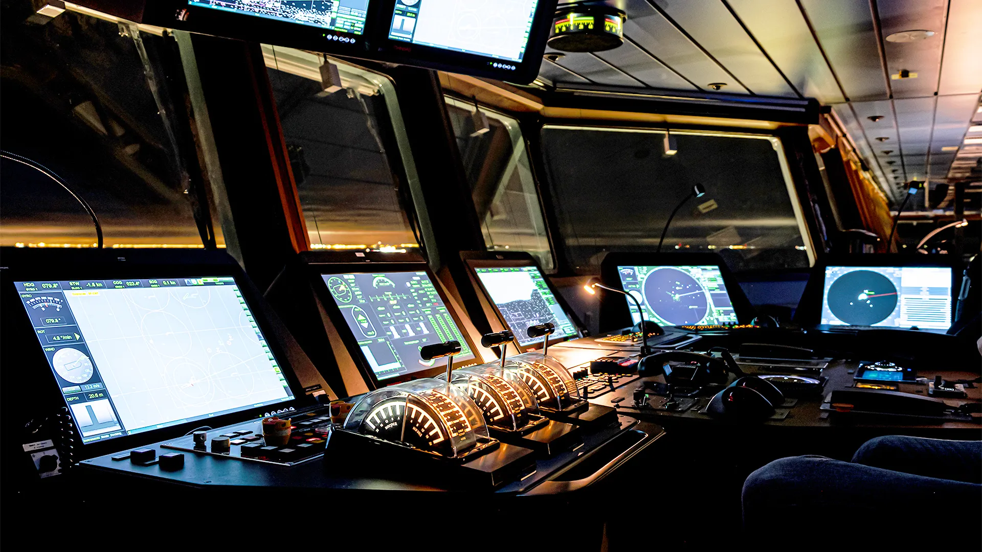 บริการพัฒนาระบบ CNS ระบบสื่อสาร ระบบนำทาง | YIP IN TSOI